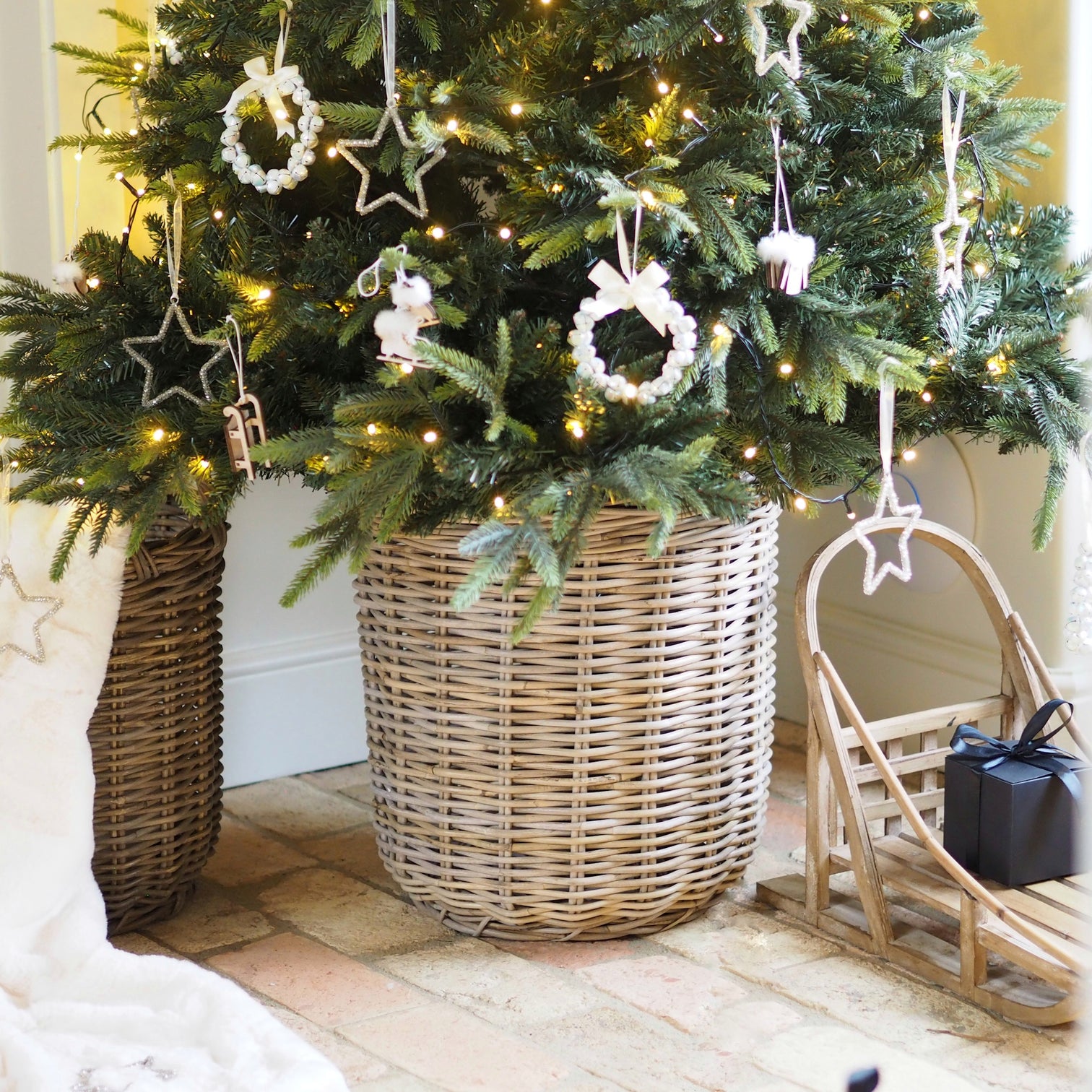 Large Round Rattan Willow Basket – Dot and Blush